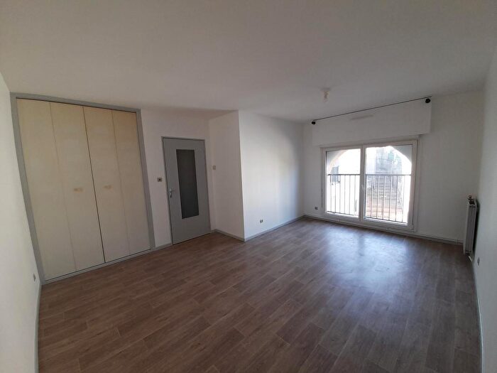 Appartement 1 pièce à Mirecourt, à louer