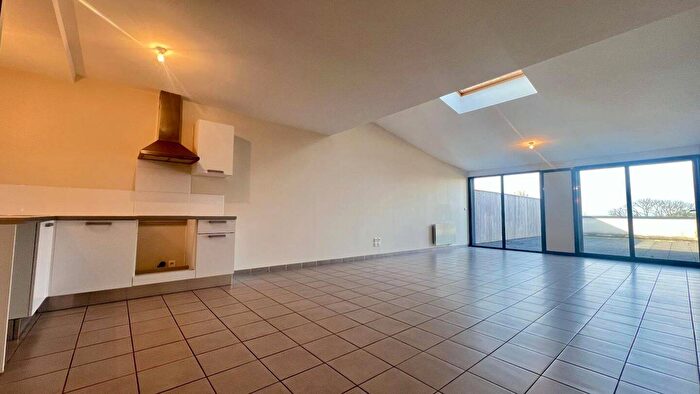 Appartement à louer - La Tour-de-Salvagny - 4 pièces - 3 chambres