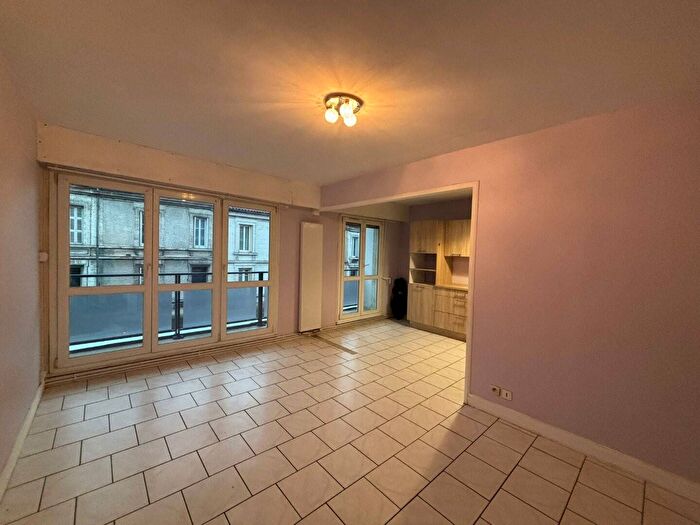 Appartement à louer - Saint Ausone-Saint Martin-Saint Gelais, Angoulême - 4 pièces - 3 chambres