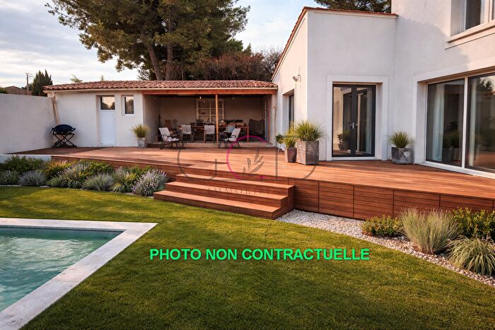 Maison à vendre - Rognac - 6 pièces - 5 chambres