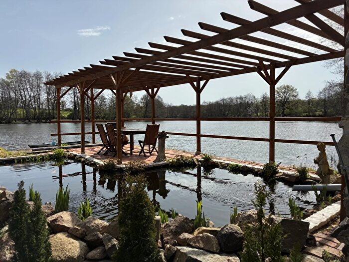 Maison à vendre - LIsle-Jourdain - 11 pièces - 4 chambres