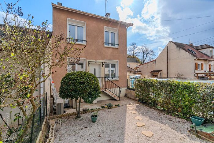 Maison à vendre - Noisy-le-Grand, Est - 3 pièces - 2 chambres