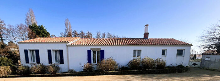 Maison à vendre - La Chapelle-Achard - 6 pièces - 3 chambres