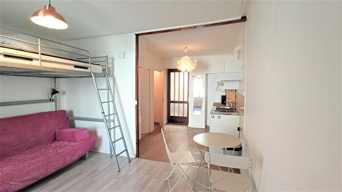 Nantes, Saint-Clément, Jardin des plantes, Caserne Lamoricière - Appartement 1 pièce à louer