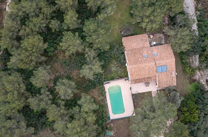 Maison à vendre - Nîmes - 7 pièces - 5 chambres