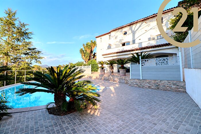 Maison 7 pièces à Saint-Raphaël, à vendre