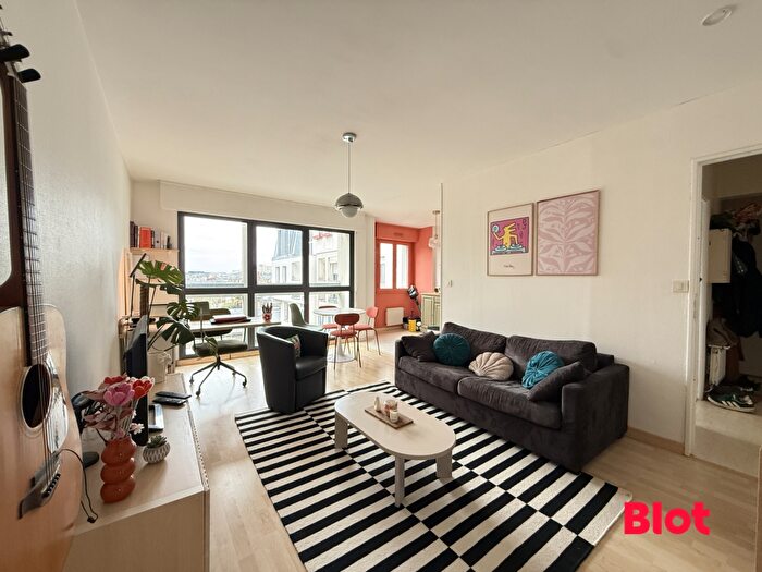 Appartement à vendre - Quartiers Centre, Centre-ville - 2 pièces - 1 chambre