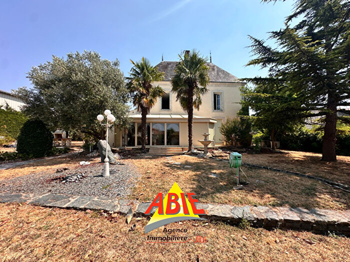 Maison 7 pièces à Benet, à vendre