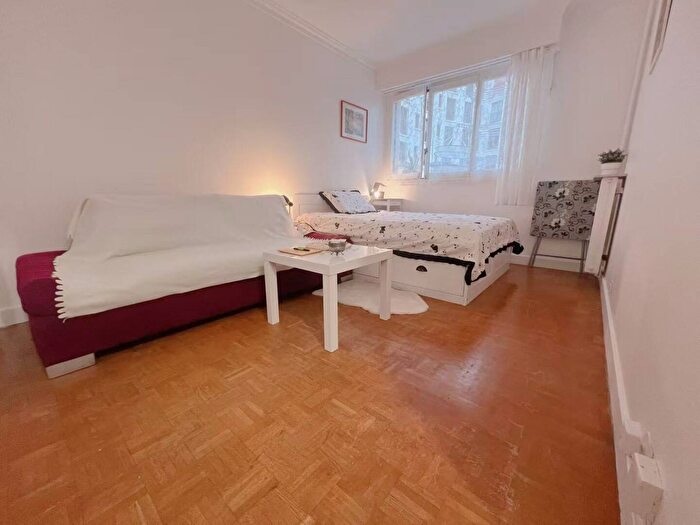 République-Saint Ambroise, Paris 11ème arrondissement : Appartement 1 pièce à louer
