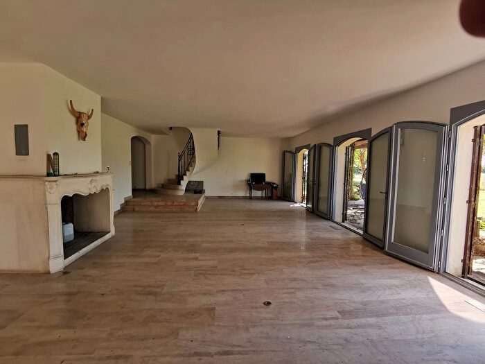 Maison à vendre - Beaucaire, Saint-Joseph, Route de Fourques - 7 pièces - 3 chambres