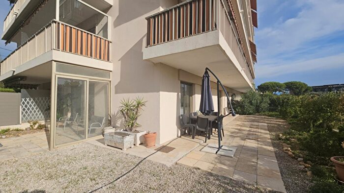 Appartement à louer - Antibes, Rastines, Super Antibes, Laval, La Fontonne - 4 pièces - 3 chambres