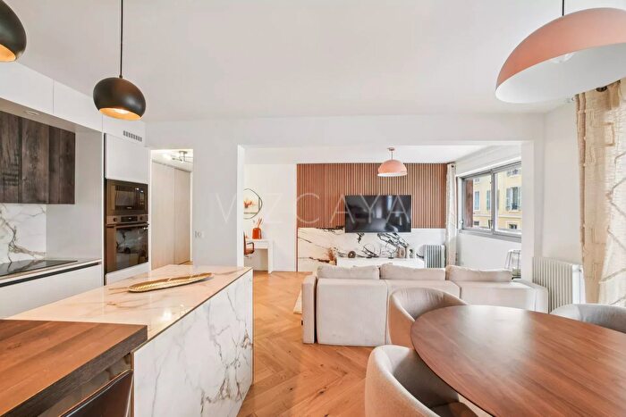 Appartement à vendre - Nice, Le Port - 3 pièces - 2 chambres