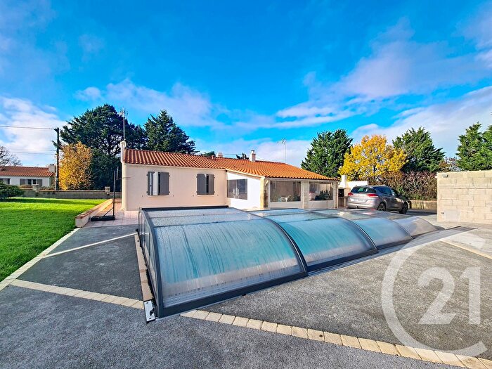 Maison à vendre - Saint-Jean-de-Beugné - 6 pièces - 4 chambres