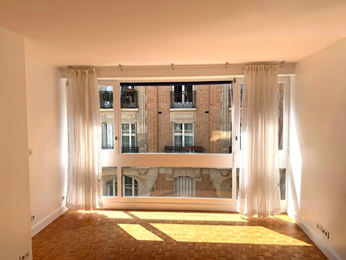 Appartement à louer - Val de Grace, Paris ème arrondissement - 2 pièces - 1 chambre