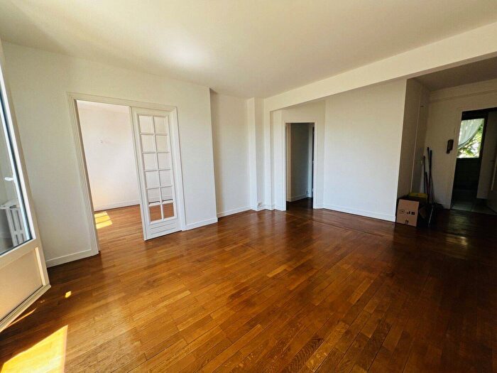 Bac-Bécon-Flachat-Gare, Asnières-sur-Seine : Appartement 3 pièces à louer