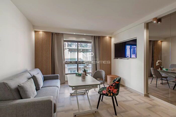 Appartement à vendre - Cannes, Centre-ville - 2 pièces - 1 chambre