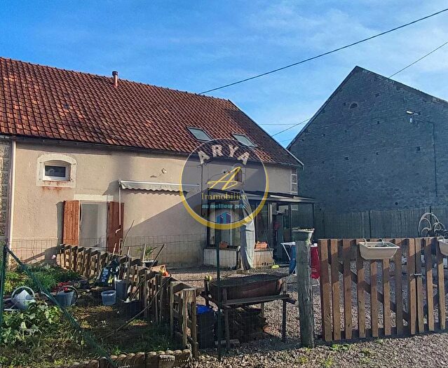 Maison à vendre - Pouilly-en-Auxois - 5 pièces - 3 chambres