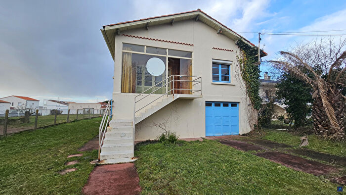 Maison 6 pièces à Saint-Georges-de-Didonne, Vallières, à vendre