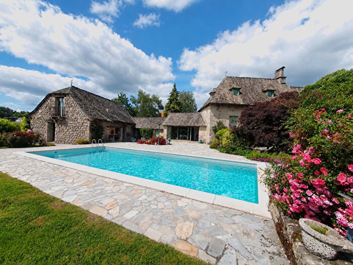 Maison 12 pièces à vendre à Servières-le-Château