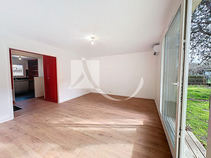 Maisons à vendre et appartements à louer - 1