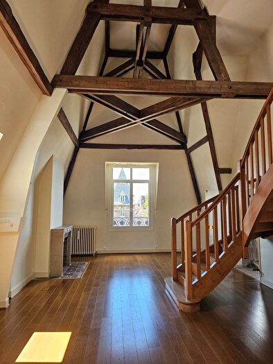 Appartement à louer - Compiègne - 6 pièces - 3 chambres