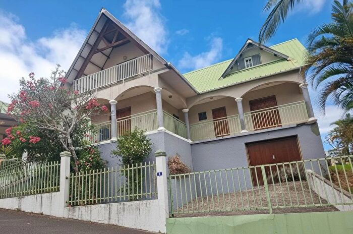 Maison à vendre - Le Tampon, La Chatoire - 7 pièces - 5 chambres