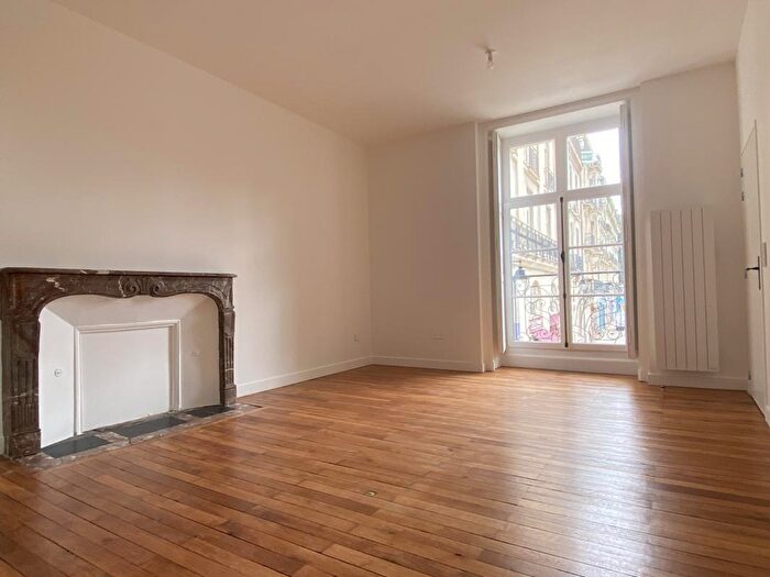 Appartement 3 pièces à Nantes, Centre-ville, à louer