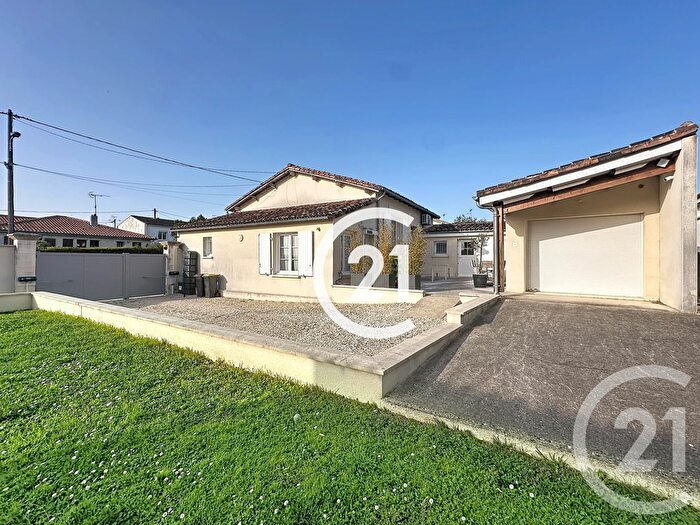 Maison à louer - Cognac, Champ de Foire - 5 pièces - 3 chambres