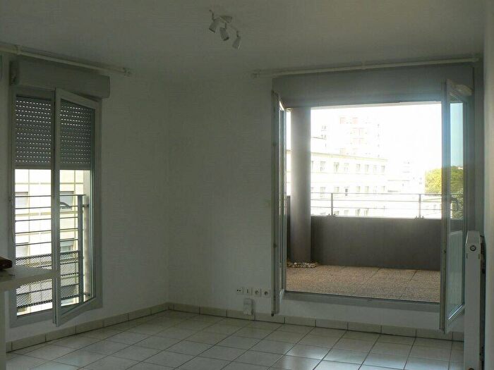 Appartement à louer - Croix Luizet, Villeurbanne - 3 pièces - 2 chambres