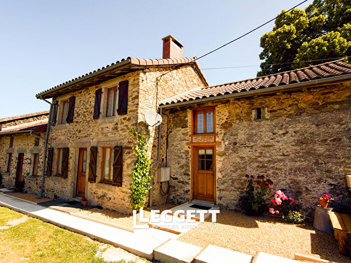 Maison 12 pièces à Châlus, à vendre