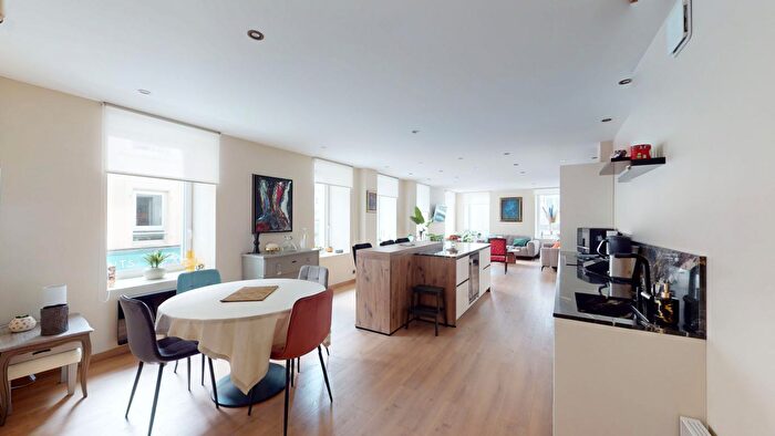 Appartement à vendre - Cherbourg-Octeville, Centre-ville - 3 pièces - 2 chambres