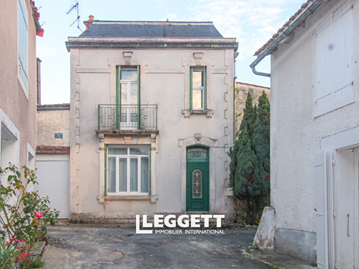 Maison à vendre - Dampierre-sur-Boutonne - 5 pièces - 3 chambres