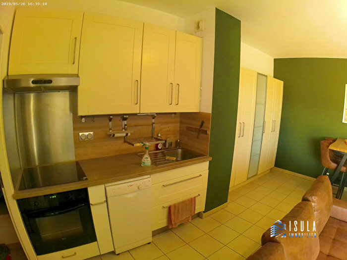 Appartement à louer - Ajaccio, Mezzavia - 2 pièces - 1 chambre