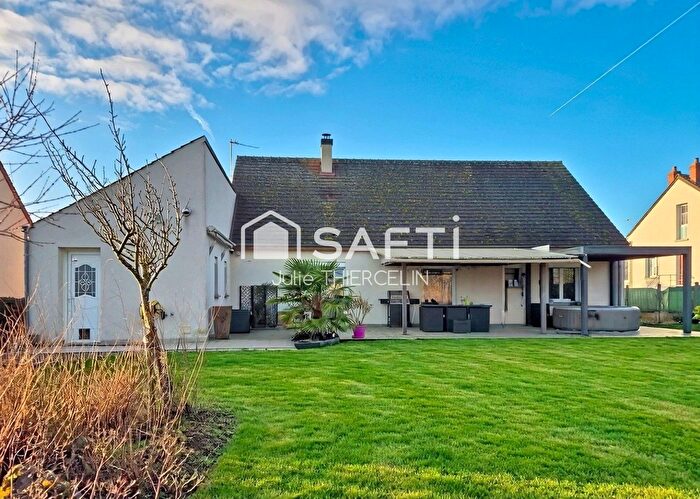 Maison à vendre - Boiscommun - 4 pièces - 3 chambres