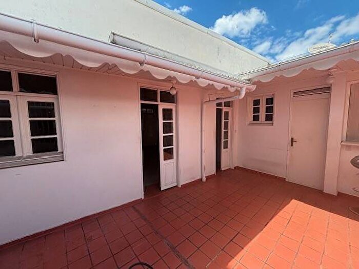 Appartement à louer - Basse-Terre - 6 pièces - 4 chambres