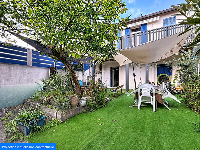 Maison à vendre - Marseille e , Bon Secours - 4 pièces - 3 chambres