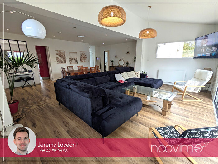 Maison à vendre - Grandchamp-des-Fontaines, Grandchamps-des-Fontaines - 7 pièces - 5 chambres