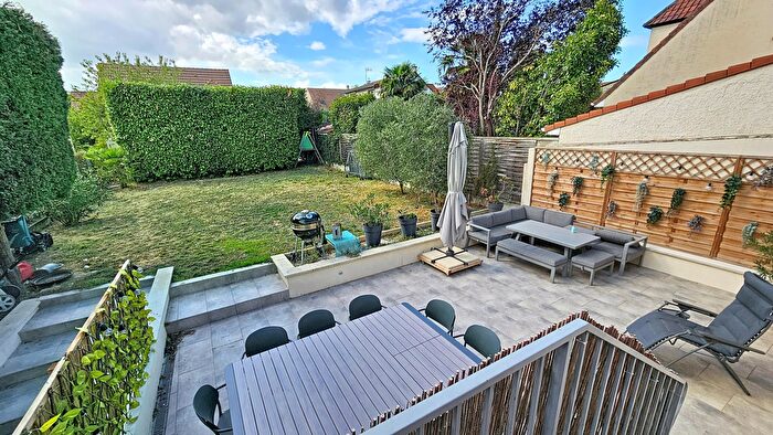 Maison 8 pièces à La Ville-du-Bois, à vendre