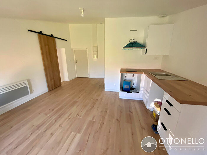 Roquebrune-sur-Argens, Village : Appartement 2 pièces à louer