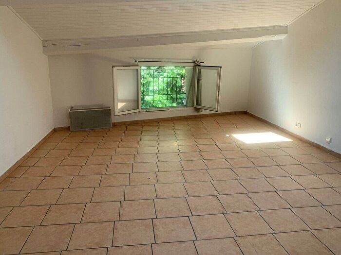 Appartement 3 pièces à louer à La Roquebrussanne
