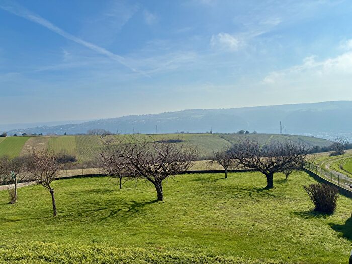 Maison à vendre - Saint-Cyr-sur-le-Rhône - 6 pièces - 4 chambres