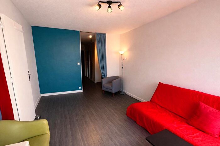 Appartement à vendre - Clermont-Ferrand, Croix de Neyrat - 3 pièces - 2 chambres