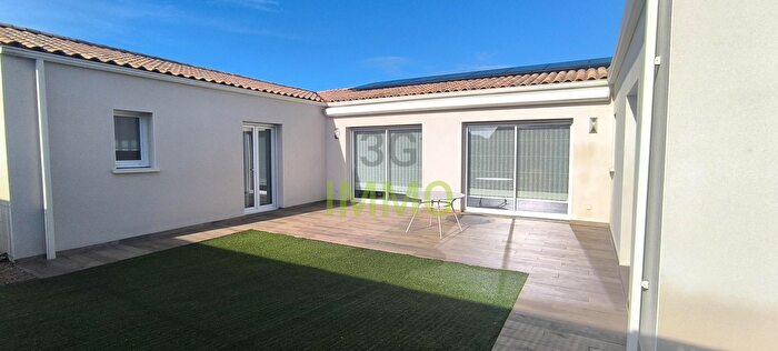 Maison à vendre - Échillais - 6 pièces - 4 chambres