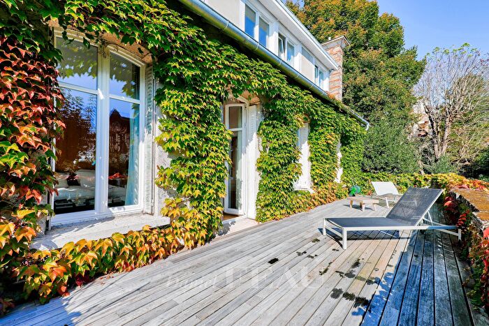 Maison à vendre - Saint-Cloud, Pasteur, Magenta - 12 pièces - 6 chambres