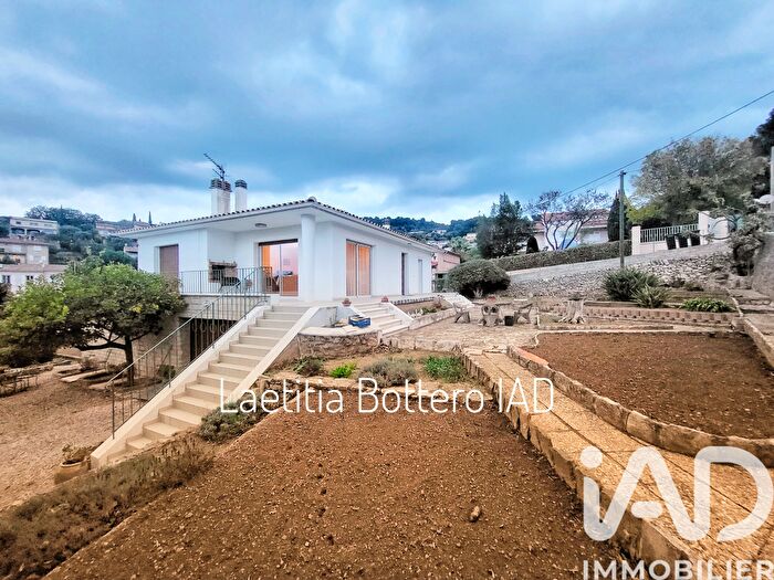 Maison à vendre - Ollioules, Colline Saint-Laze - 6 pièces - 5 chambres