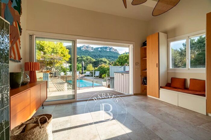 Maison à vendre - Cassis - 7 pièces - 5 chambres