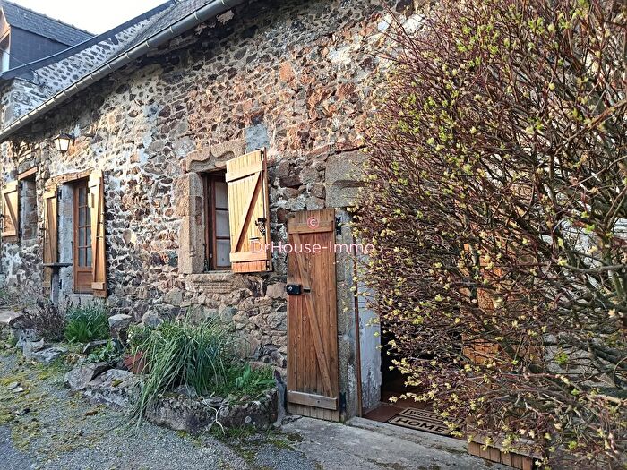 Maison à louer - Saint-Fraimbault-de-Prières - 5 pièces - 3 chambres