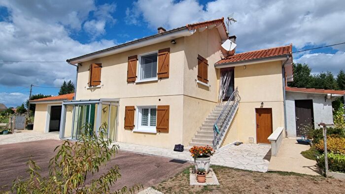 Maison à vendre - Abjat-sur-Bandiat - 7 pièces - 4 chambres