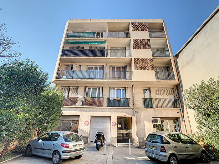 Appartement à vendre - Marseille e , Bon Secours - 2 pièces - 1 chambre