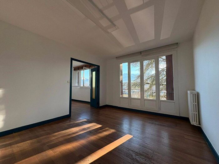 Appartement à louer - Ayguinards, Meylan - 3 pièces - 2 chambres